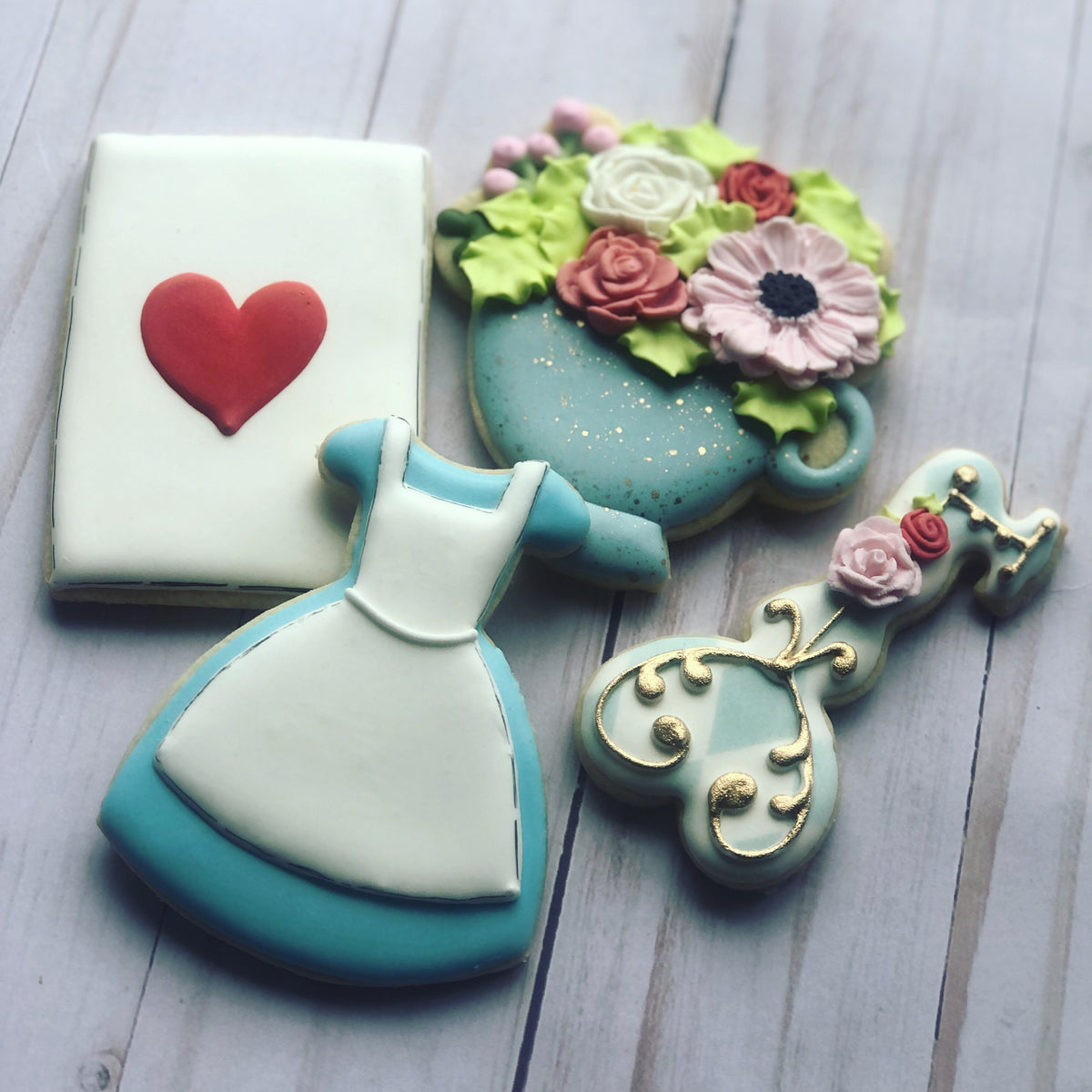 Alice in wonderland Cookies – Luli Sweet Shop